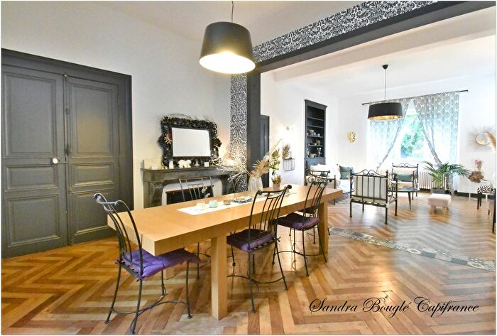 Maison à vendre - Laval - 12 pièces - 4 chambres