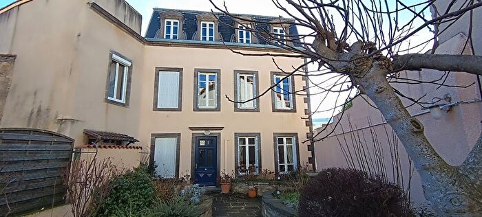 Maison à vendre - Sauvagnat-Sainte-Marthe - 6 pièces - 3 chambres