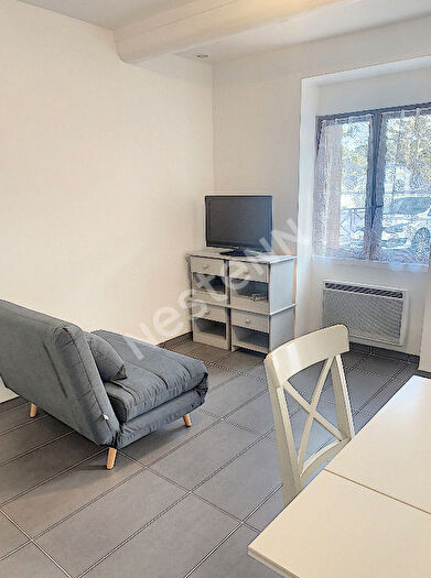 Maison 2 pièces à Le Rove, à louer