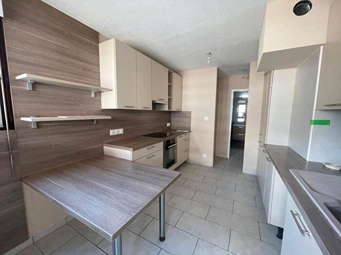 La Serdagne Est, Cluses : Appartement 3 pièces à louer