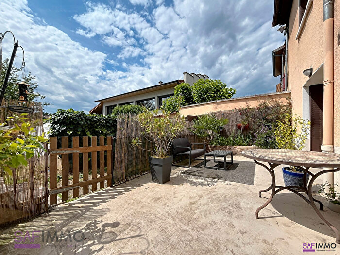 Appartement à vendre - Saint-Genis-Laval, Centre-ville - 3 pièces - 2 chambres