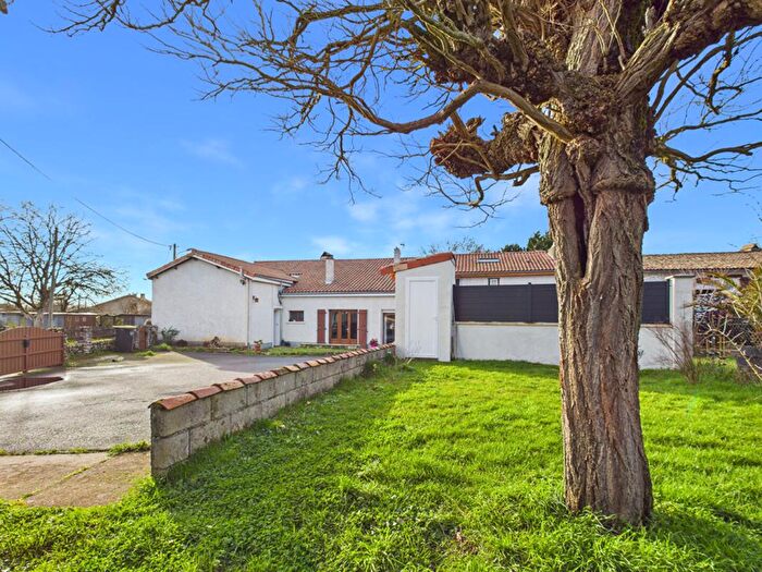 Maison à vendre - Vivonne - 7 pièces - 4 chambres