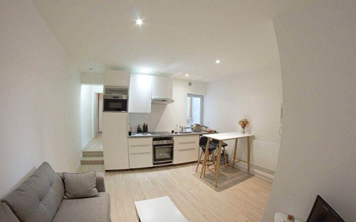 Appartement à louer - Paris ème arrondissement - 2 pièces - 1 chambre