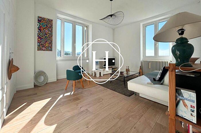 Appartement à louer - Coligny - 4 pièces - 3 chambres