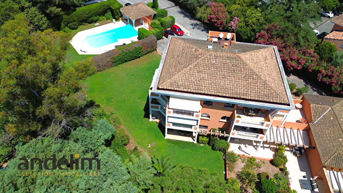 Appartement à vendre - Saint-Raphaël, Valescure, Vaulongue - 4 pièces - 3 chambres