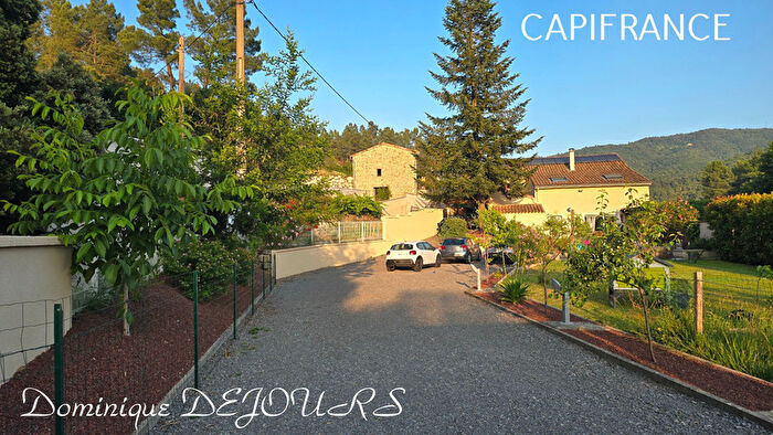 Maison à vendre - Saint-Fortunat-sur-Eyrieux - 7 pièces - 5 chambres