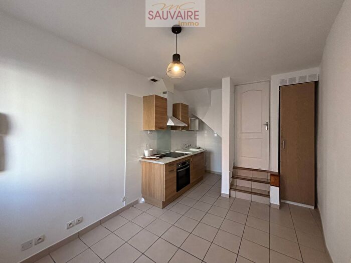 Maison à louer - Centre Ville, Saint-Laurent-de-la-Salanque - 3 pièces - 2 chambres