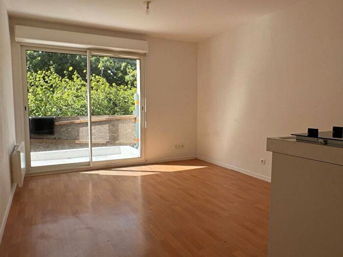 Appartement 1 pièce à Ploumagoar, à louer
