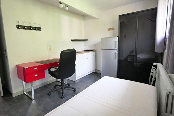 Appartement à louer - Madeleine-Saint Léonard-Justices, Angers - 1 pièce - 1 chambre