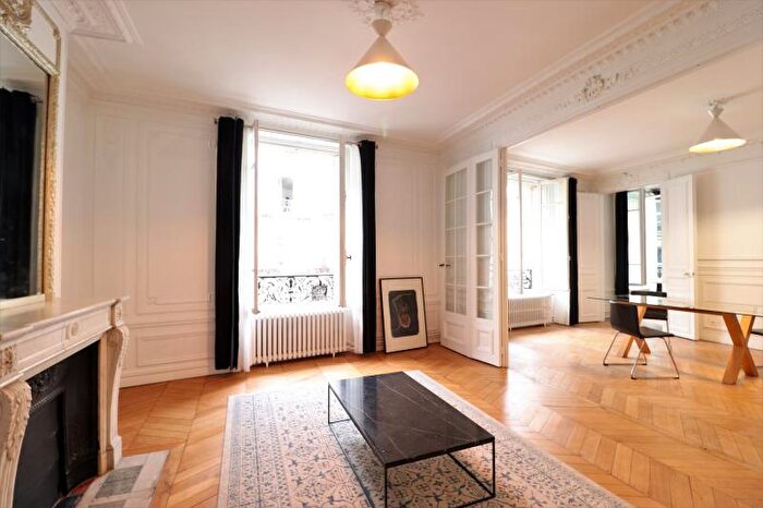 Paris 10ème, Château d'Eau, Lancry : Appartement 4 pièces à louer