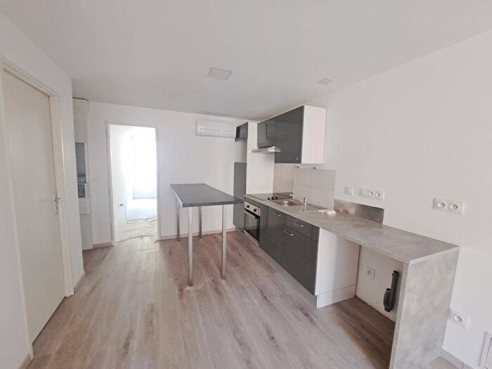 Appartement 3 pièces à louer à Centre-Trois Fontaines, Rives