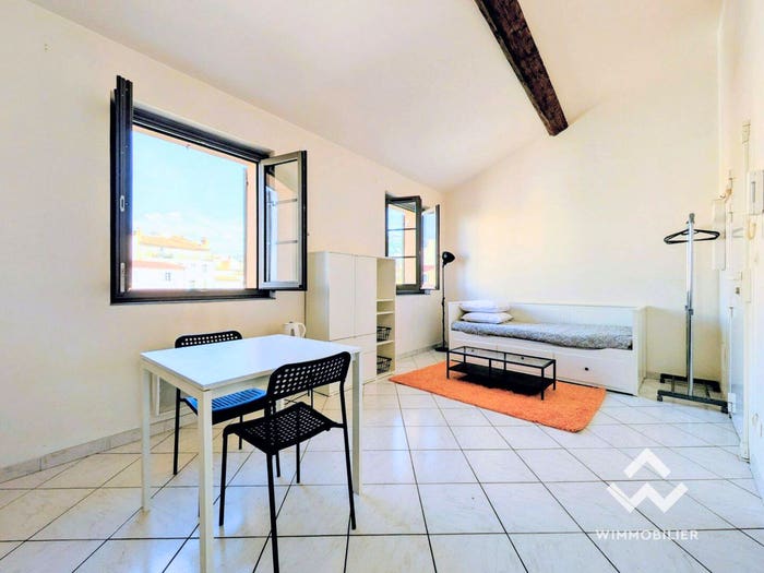 Trois Quartiers-Siblas, Toulon : Appartement 1 pièce à louer