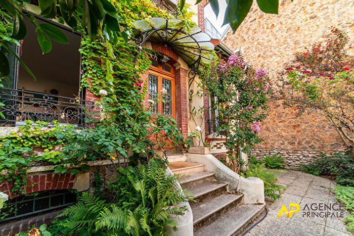 Maison 7 pièces à vendre à La Garenne-Colombes, Centre Nord, Gare, Mairie