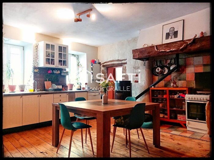 Maison à vendre - Saint-Beauzély - 6 pièces - 4 chambres