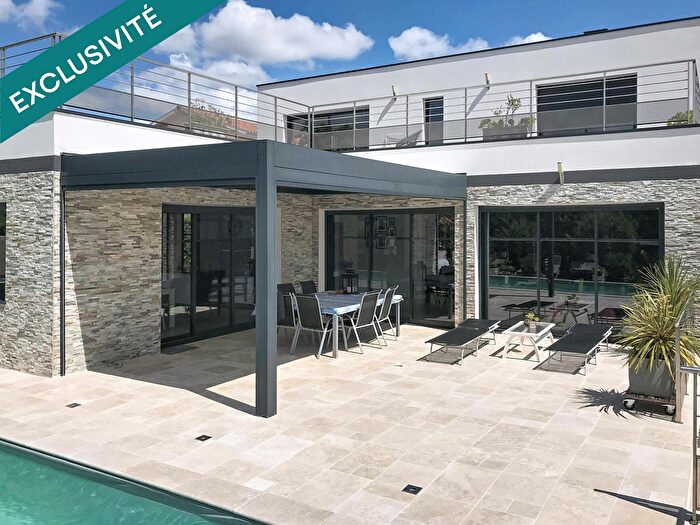 Maison à vendre - Eysines, Le Vigean - 10 pièces - 4 chambres