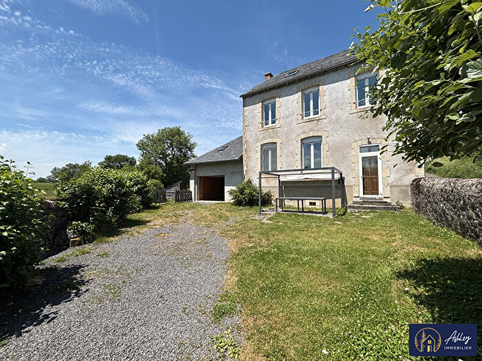 Maison 7 pièces à Riom-ès-Montagnes, à vendre