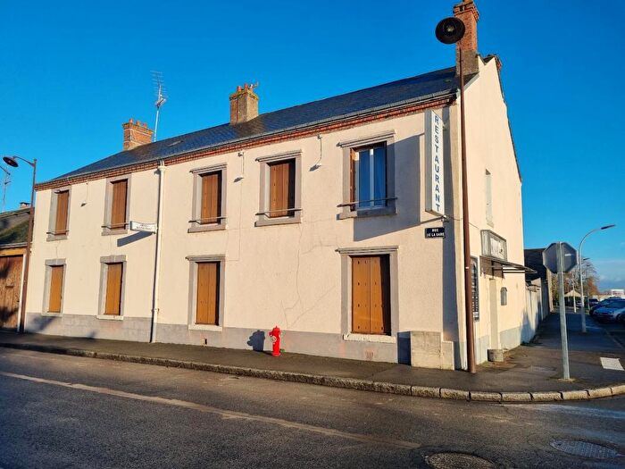 Maison à vendre - Artenay - 13 pièces - 9 chambres