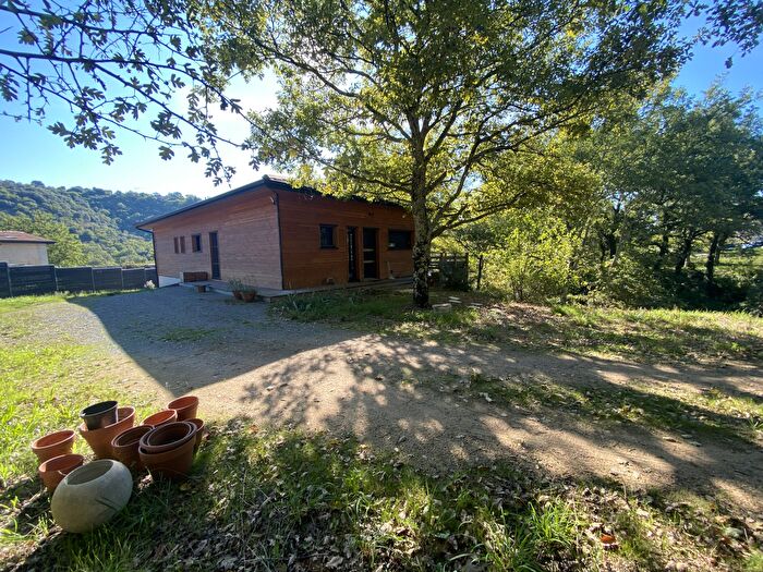 Maison à vendre - Saint-Julien-du-Serre - 5 pièces - 3 chambres