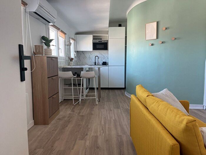 Appartement 2 pièces à Notre Dame du Mont, Marseille 6ème arrondissement, à louer
