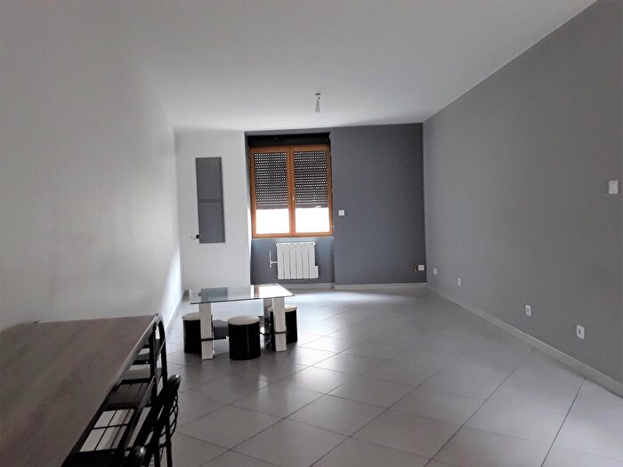 Appartement à louer - Saint-Chamond - 2 pièces - 1 chambre