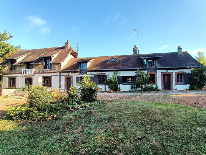 Maison à vendre - Rueil-la-Gadelière - 9 pièces - 6 chambres