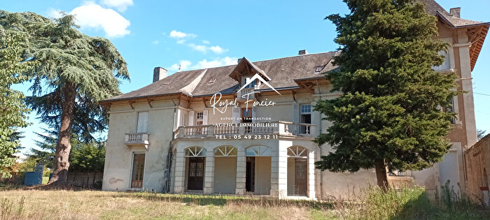 Maisons à vendre et appartements à louer - 1