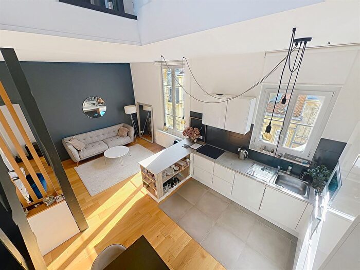 Appartement à vendre - Reims, Centre-ville - 3 pièces - 2 chambres