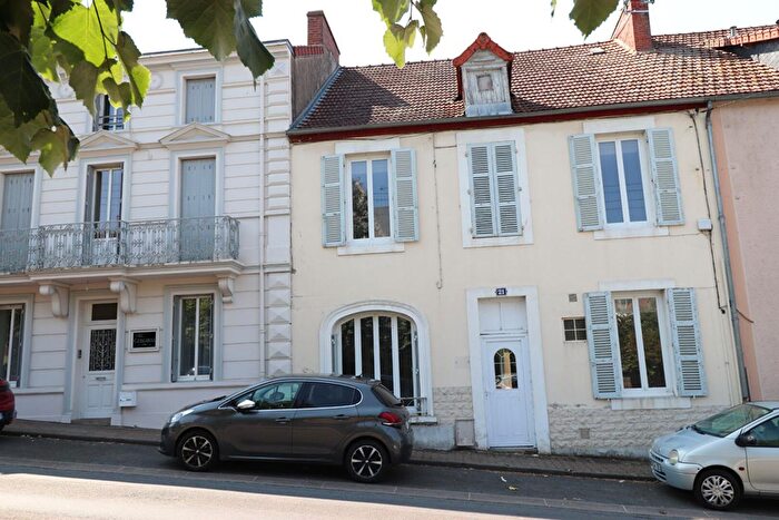 Maison 8 pièces à vendre à Néris-les-Bains