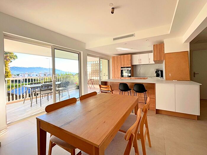 Appartement à vendre - Cannes, Petit Juas - 4 pièces - 2 chambres