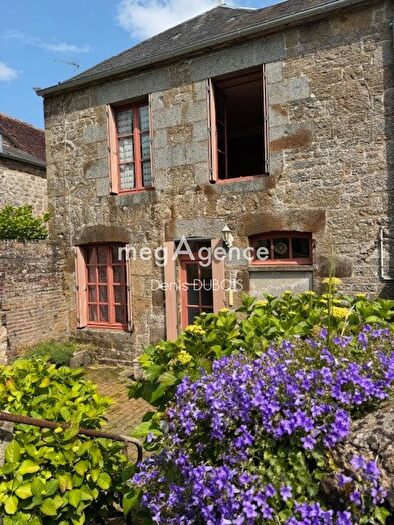 Maison à vendre - Carrouges - 6 pièces - 4 chambres