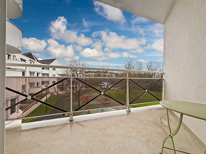 Appartement à vendre - Rosny-sous-Bois, Centre-ville - 4 pièces - 3 chambres