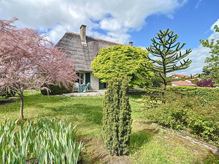 Maison à vendre - Cébazat - 6 pièces - 5 chambres