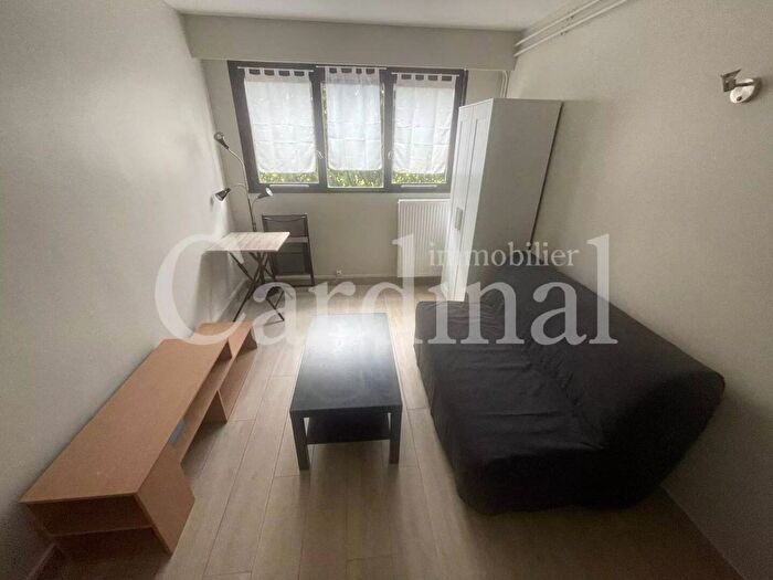 Appartement à louer - Les Residences, Noisy-le-Roi - 1 pièce