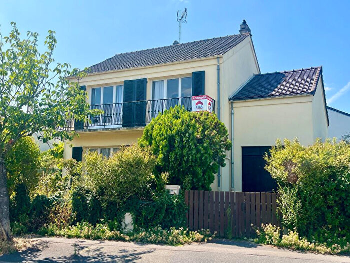 Maison 5 pièces à Villepreux, à vendre