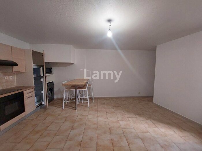 Appartement à louer - Esplanade, Nîmes - 2 pièces