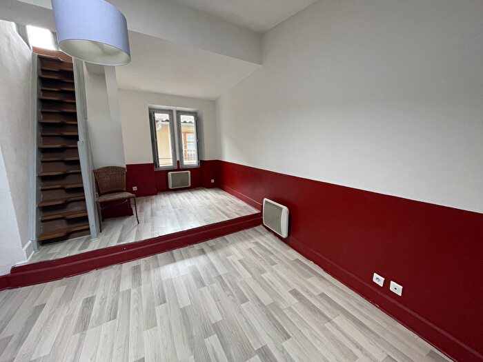 Appartement 1 pièce à Nîmes, Ecusson, Arènes, à louer