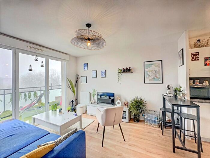 Appartement à vendre - Chenôve, Chenôve - 2 pièces - 1 chambre