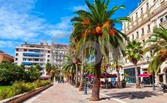 Appartement à louer - Beaulieu-Darboussèdes, Toulon - 1 pièce