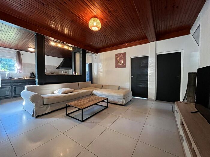 Maison à louer - Petite-Île, Centre-ville, Piton du Calvaire - 4 pièces - 3 chambres