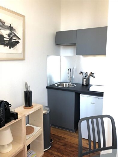 Appartement à louer - Angoulême, Saint-Ausone, Saint-Martin - 1 pièce