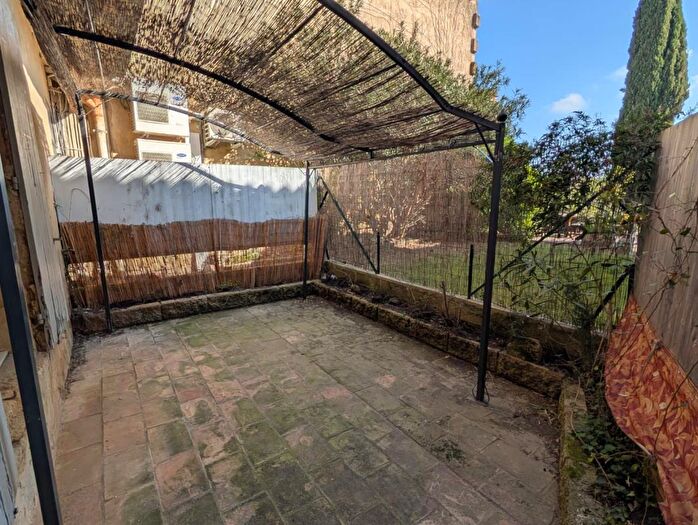 Appartement à vendre - Remoulins - 5 pièces - 4 chambres