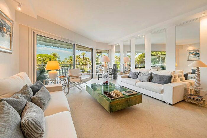Cannes, Pointe Croisette - Appartement 5 pièces à vendre