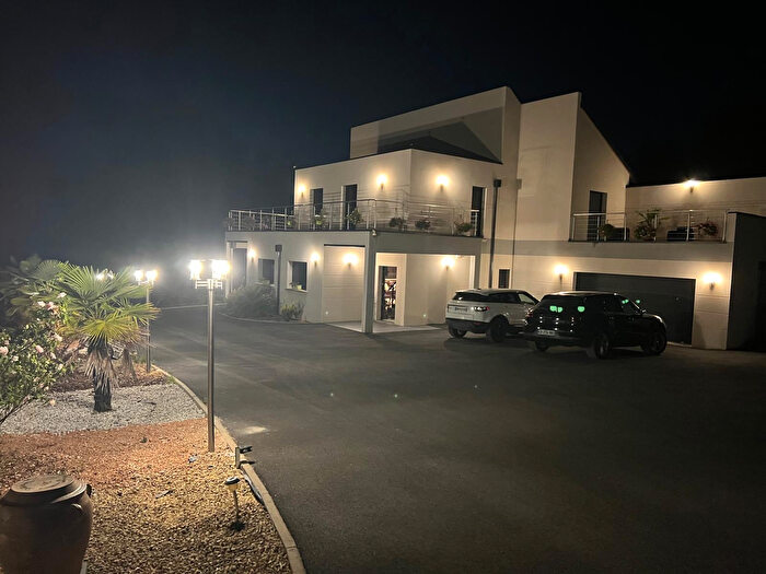 Maison à vendre - Ussac - 5 pièces - 4 chambres