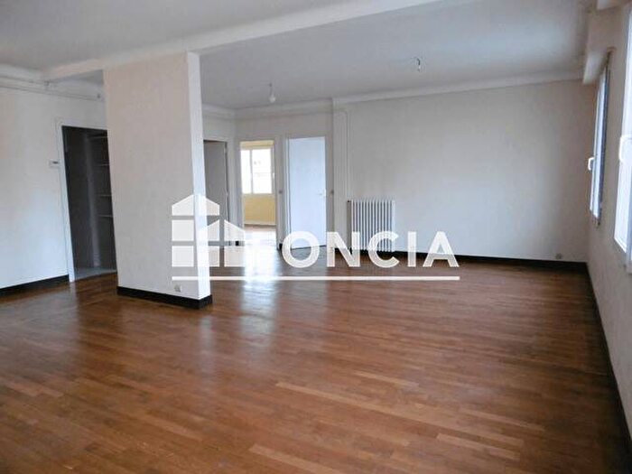Centre Ville, Lorient : Appartement 4 pièces à louer