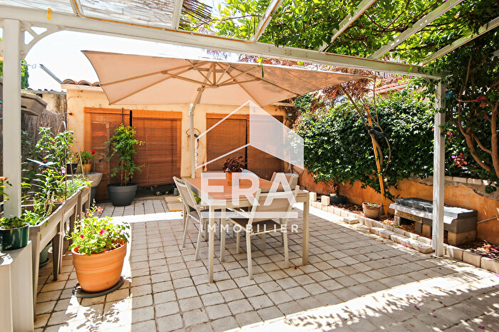 Maison à vendre - Châteaurenard, Centre-ville - 6 pièces - 4 chambres