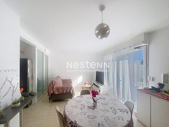 Appartement à vendre - Stains, Les Parouzets - 3 pièces - 2 chambres