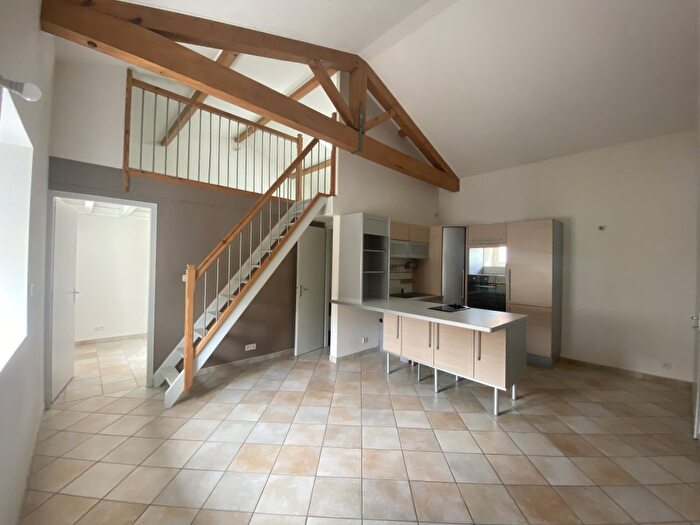 Boisset-lès-Montrond : Appartement 2 pièces à louer