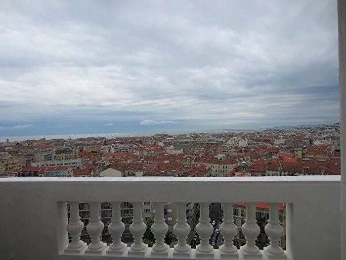 Appartement à louer - Nice - 4 pièces - 3 chambres