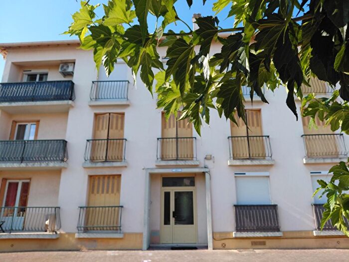 Marignane, La Tapie, Sainte-Anne : Appartement 2 pièces à louer