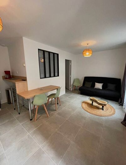 Appartement à louer - Vieille Ville, Joigny - 2 pièces - 1 chambre